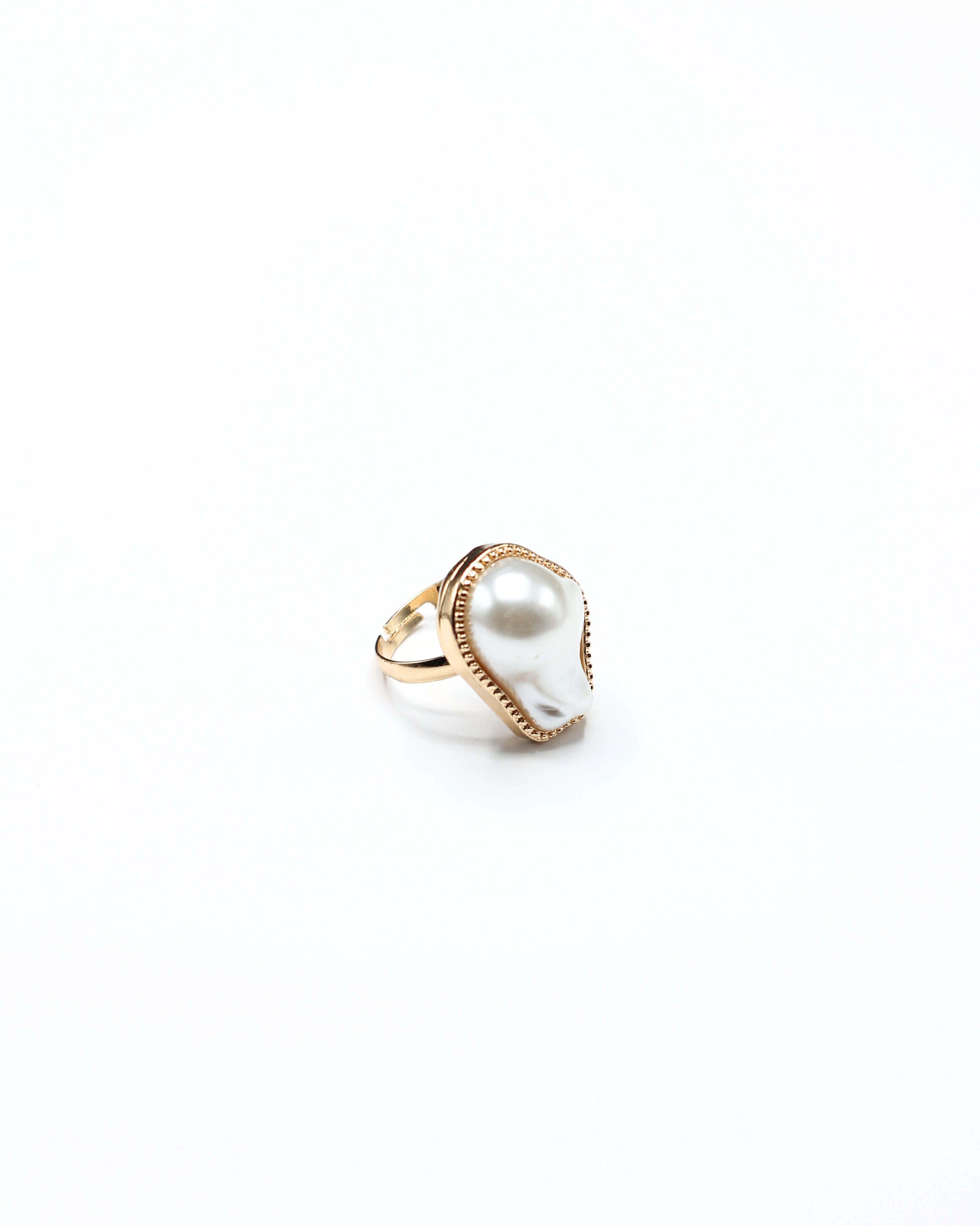 White Stone Ring – DANAID WORLD